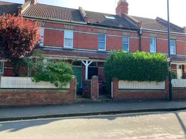 Unique 1 bedroom house share for rent in Raleigh Road Southv.