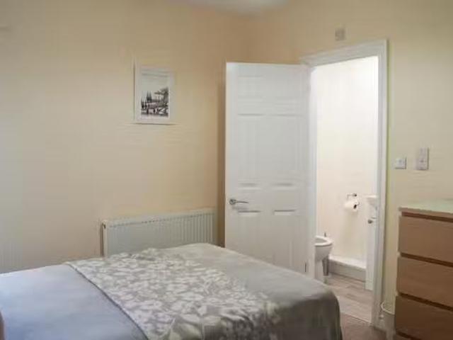 Cheap 1 bedroom house share for rent in West End Lane, Rossing.