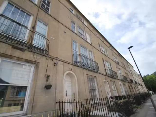 Cheap 1 bedroom property for rent in Bathwick Street, Bath, BA2