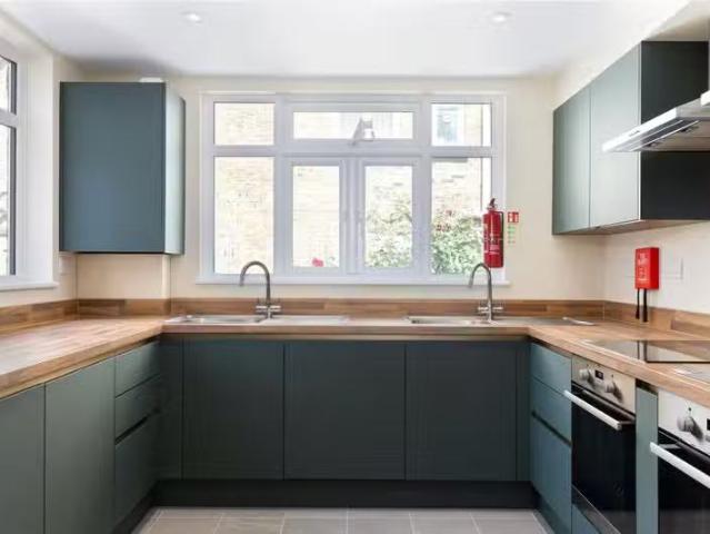 Nice 1 bedroom property to let in Kilmaine Road, London, SW6.