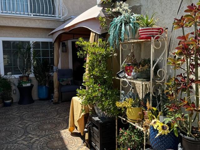Charming 1 bedroom, quiet space, newly furnished
