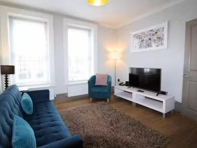 Cheap 1 BR Maple Street