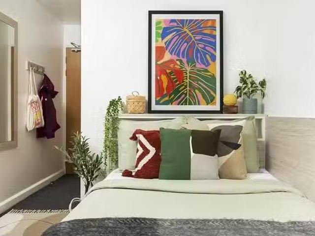 Charming 1 BR Cambrian Point En Suite, Premium Range 1
