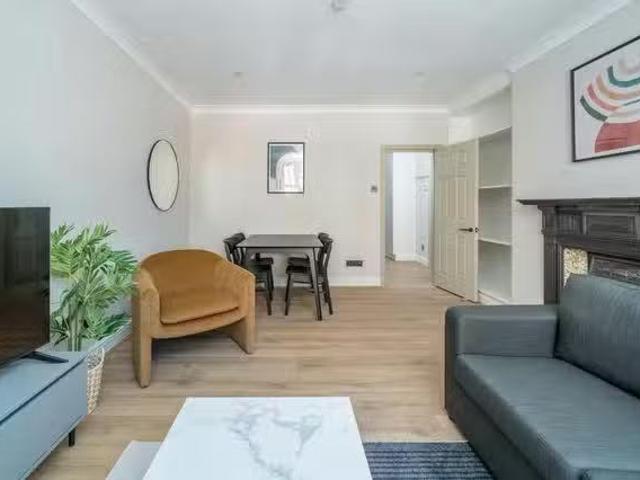 Nice 1 BR Candover Street, London
