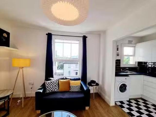 Charming 1 BR Cherrywood Close