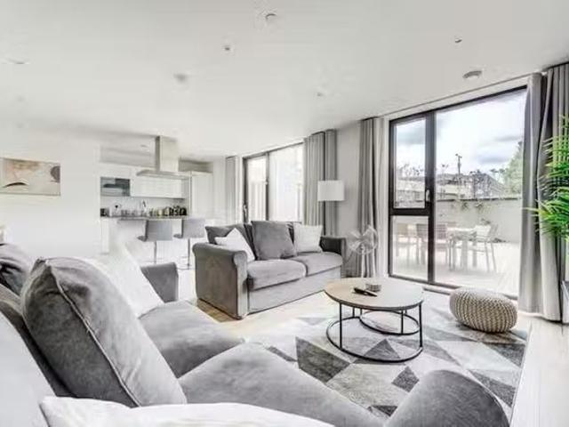 Charming 1 BR Forrester Way, London