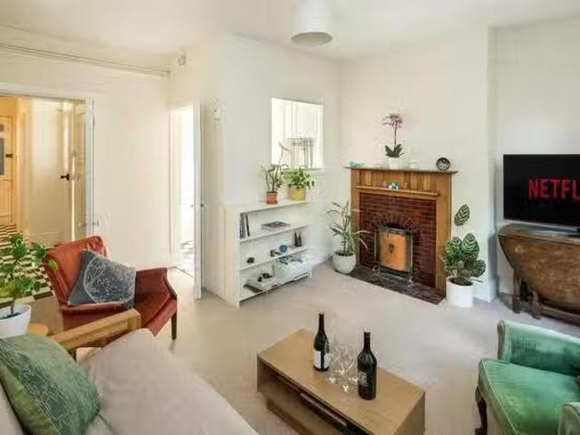 Deal! 1 BR Goldhawk Road, London