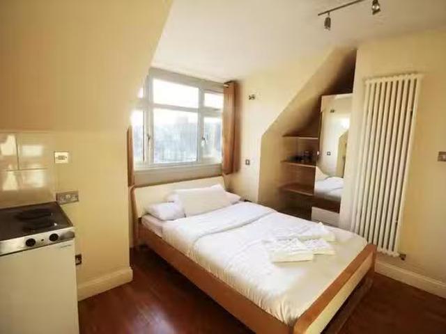 Unique 1 BR Hillbrook Road, London