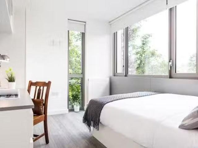 For Rent! 1 BR Lewisham Residence Bronze Studio Mid Level