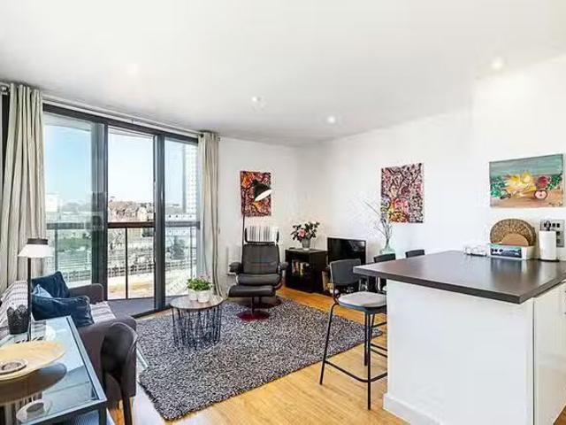 Charming 1 BR Park Village East, London