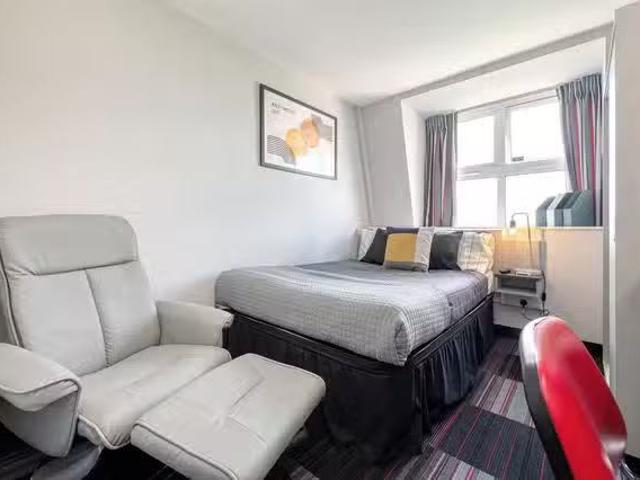Cozy 1 BR Pillar Box Single Studio