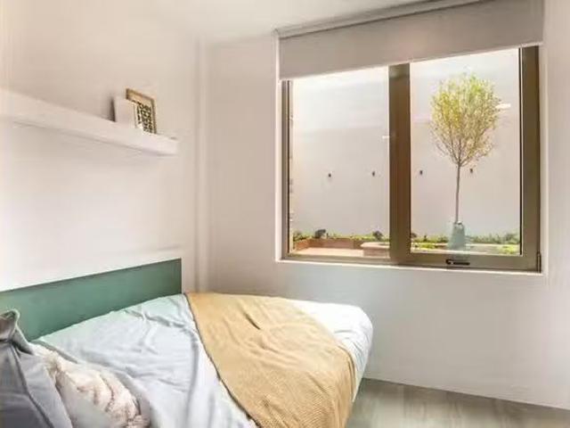 Charming 1 BR Promenade Student Living – Brighton Deluxe En.