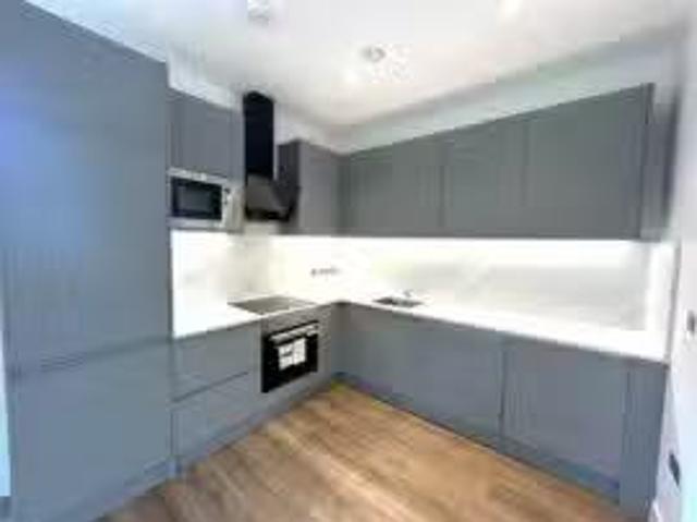 Rental! 1 BR Property & Houses to Rent: Sheila House, Fleet, H.