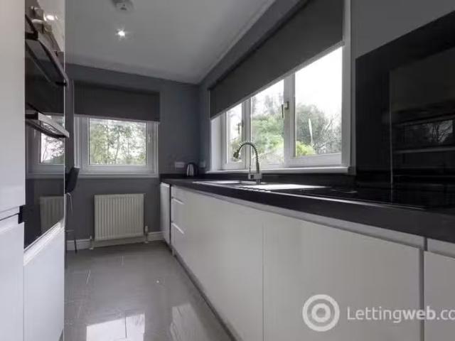 Charming 1 BR Property to rent in 25 Chestnut Row, Aberdeen, A.