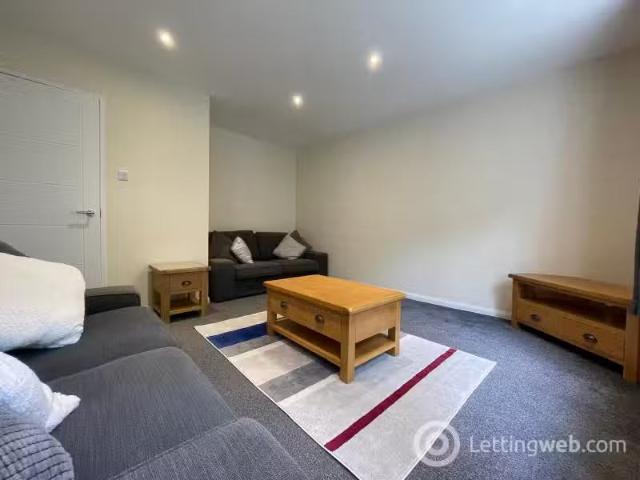 Cozy 1 BR Property to rent in 27 Linksfield Gardens