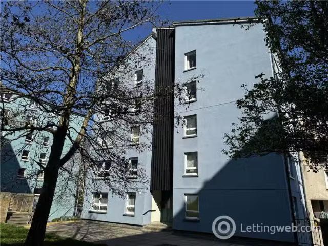 Cheap 1 BR Property to rent in 4/2 Dumbiepersons Road, Edinbur.