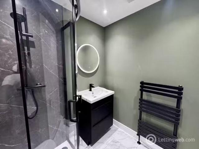 Just in! 1 BR Property to rent in 52 Ashgrove Road, Aberdeen.