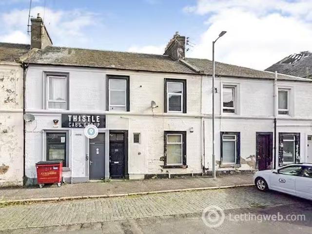 Unique 1 BR Property to rent in 57 George Street, Ayr, South A.