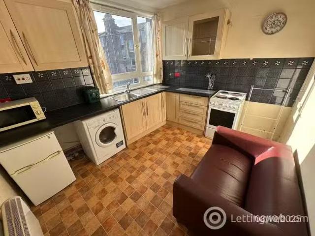 Deal! 1 BR Property to rent in Baker Street, Top Floor Left, A.