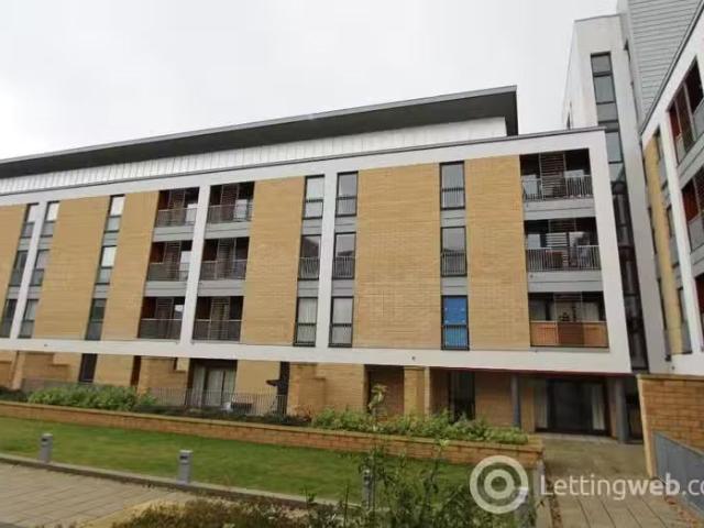 Charming 1 BR Property to rent in Kimmerghame Place, Fettes, E.