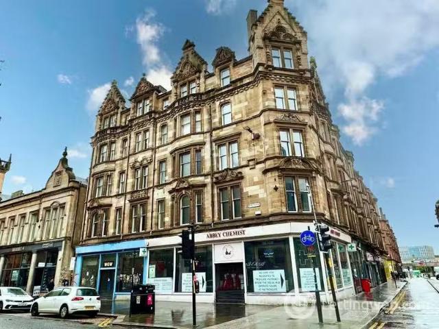 Cheap 1 BR Property to rent in King Street Room 2, Trongate.