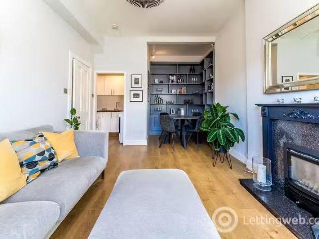 Cozy 1 BR Property to rent in Logie Green Road, Edinburgh, EH7