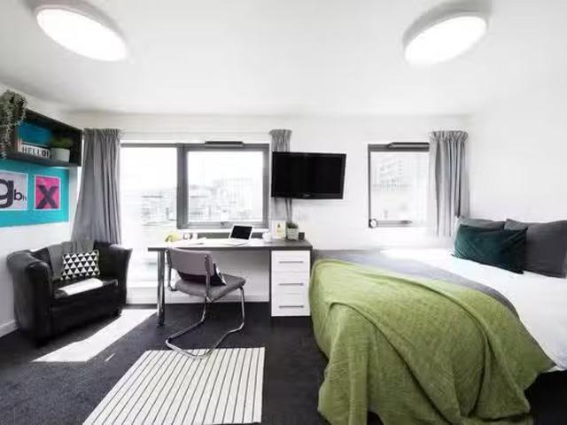 Just in! 1 BR Prospect Point Liverpool Bronze En Suite