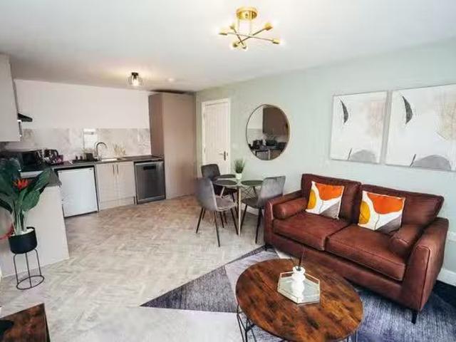 Cozy 1 BR Queensferry Gardens