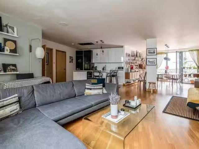 New 1 BR Roach Road, London