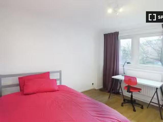 Unique 1 BR Room in shared flat for rent in Mile End East, Lon.