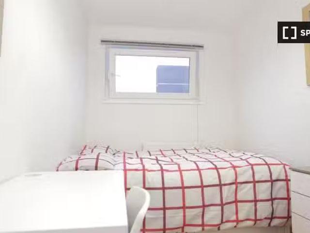 Charming 1 BR Room in shared 4 bedroom in Ratcliff, London