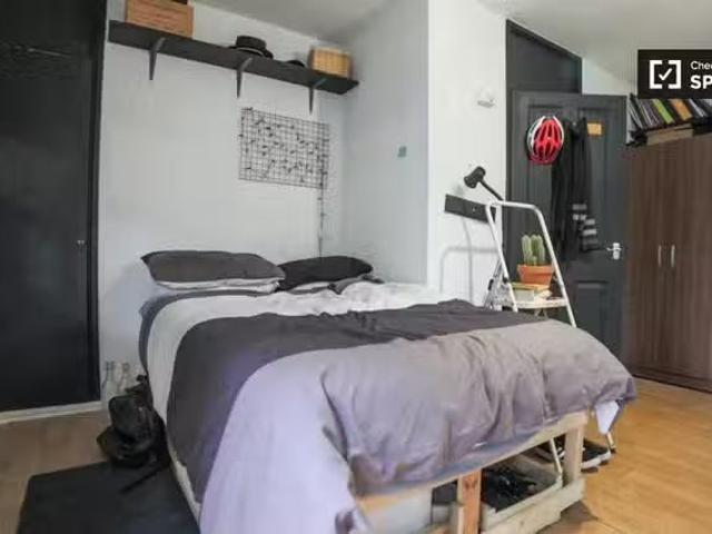 New 1 BR Room to rent in 4 bedroom house with garden in Southw.