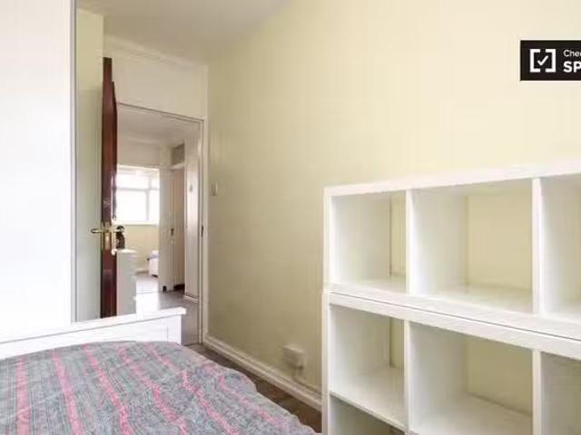 Cozy 1 BR Rooms for rent in 4 bedroom duplex in Old Street, Lo.