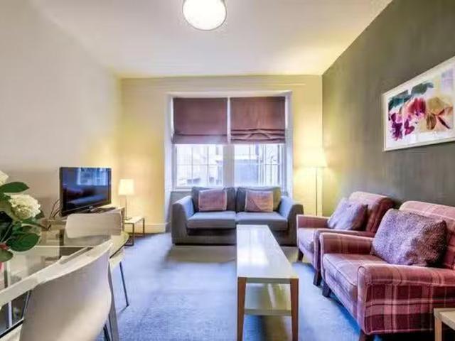 Just in! 1 BR Rose Street South Lane