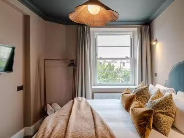 Rental! 1 BR Tyndall's Park Road