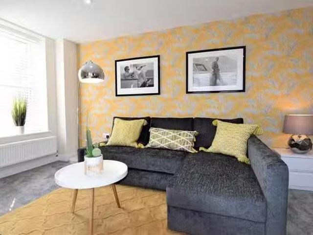 Deal! 1 BR Triangle West