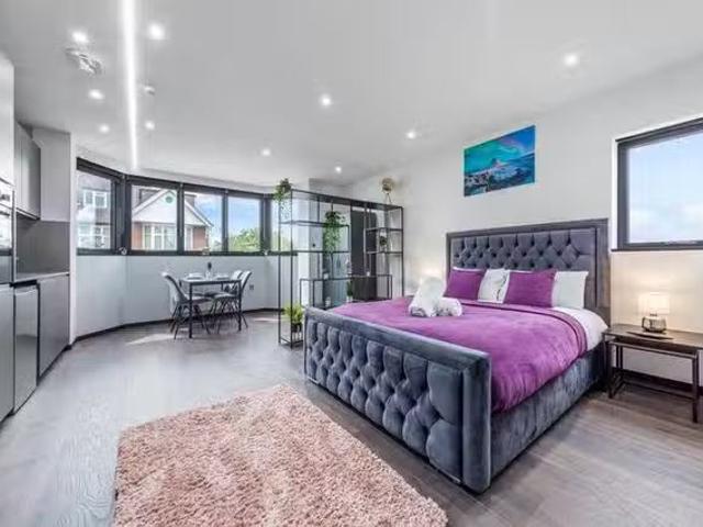 New 1 BR Woodstock Road