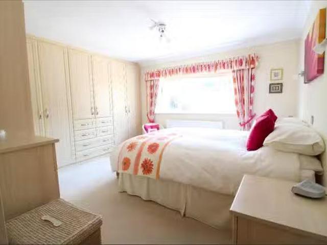Rental! 1 BR 14 evesham walk, Cannon Park room3