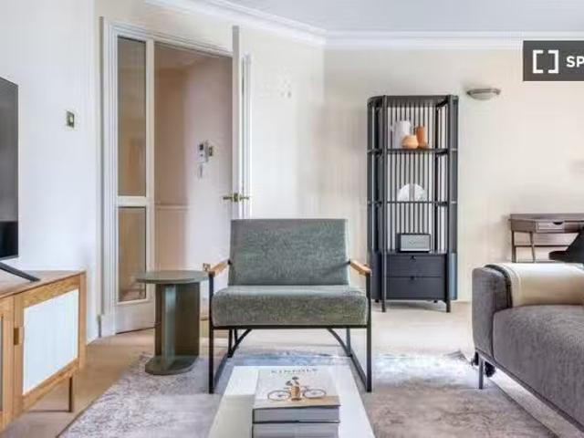 Cheap 1 BR 2 bedroom flat for rent in Bishop's, London
