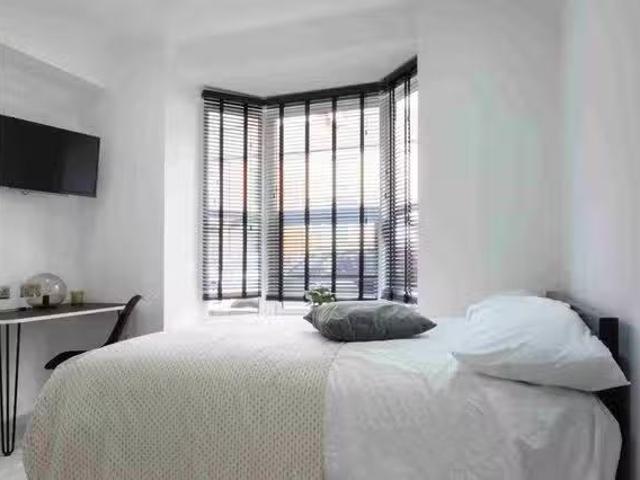 New 1 Room 57 Vernon Street 6 Beds 5 Baths