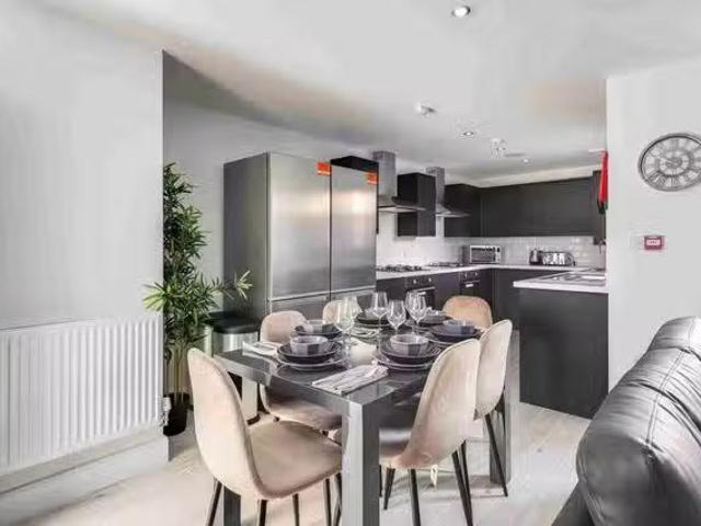 Unique 1 Room 8 Callow road, L15 6 Beds 4 Baths