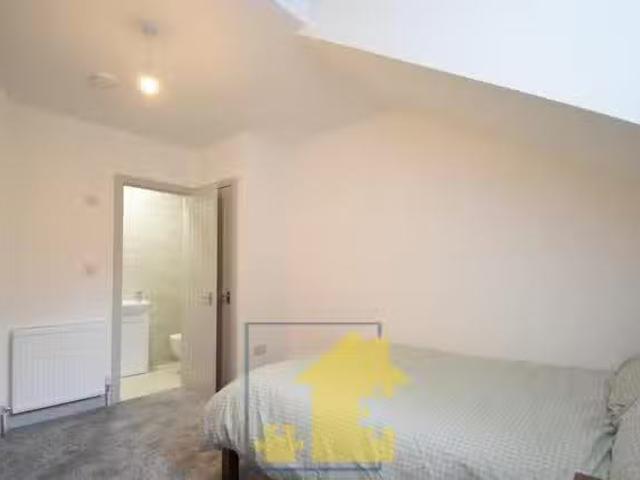 New 1 Room Entire Place·4B4B···29a Heeley Road 4 bedrooms 4 ba.