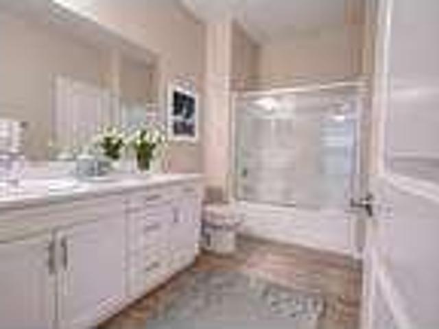 Charming 1BD 1BA Available
