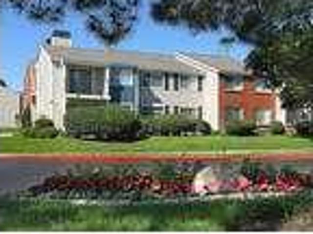 Charming 1BD 1BA Available Today $1275/Mo