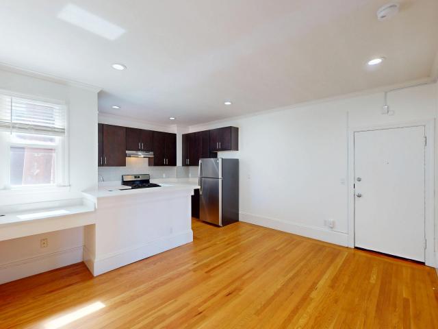 Charming 1BR Near Alamo Square | Dishwasher | Pet Friendly