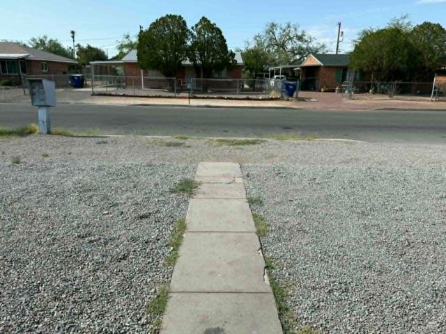 Charming 1BRBA duplex conveniently located in cent