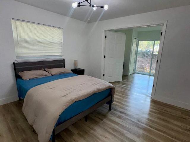 Charming 1BRBA Single_Family Home with Lawn in Or