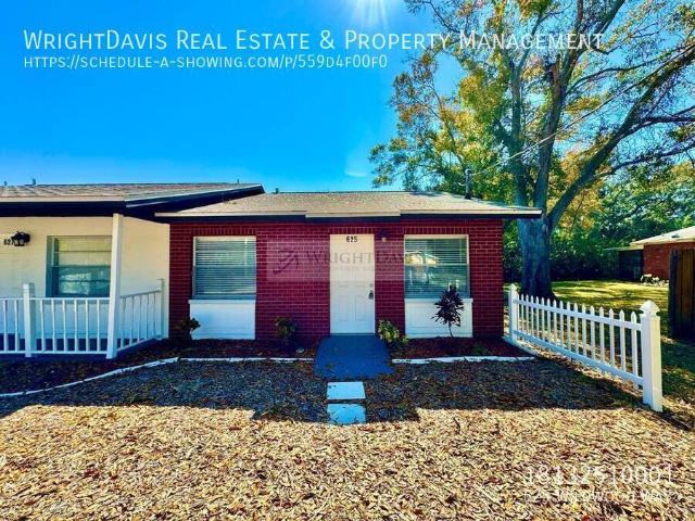 Charming 2/1 duplex in Clearwater!