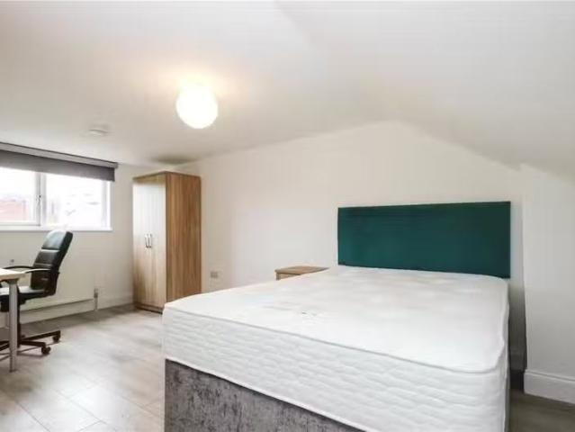 Rental! 2 BA 1 bedroom terraced house for rent in Edward Road.
