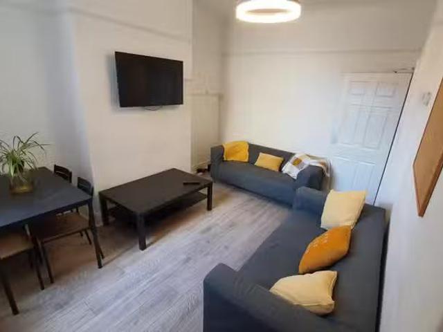 For Rent! 2 BA 1 bedroom house share for rent in St Anne Stree.